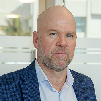 Simon Benedek, Global | Chambers Profiles